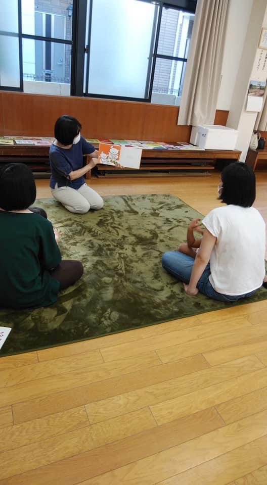 また、たけのこ文庫、小学校での読み聞かせなど小学生向けにも活動されてます。